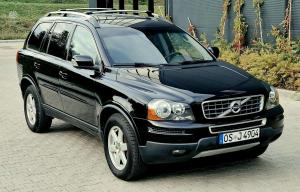 Black Volvo XC90 2010 in Vilnius, with an engine capacity of 2.40 L and mileage of 270 thousand km for 9499 €, photo 5 on AUTOMOTO.COM.LV