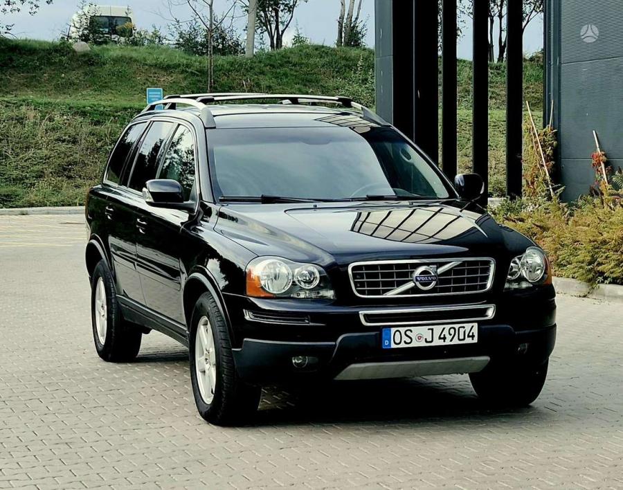 Black Volvo XC90 2010 in Vilnius, with an engine capacity of 2.40 L and mileage of 270 thousand km for 9499 €, photo 11 on AUTOMOTO.COM.LV