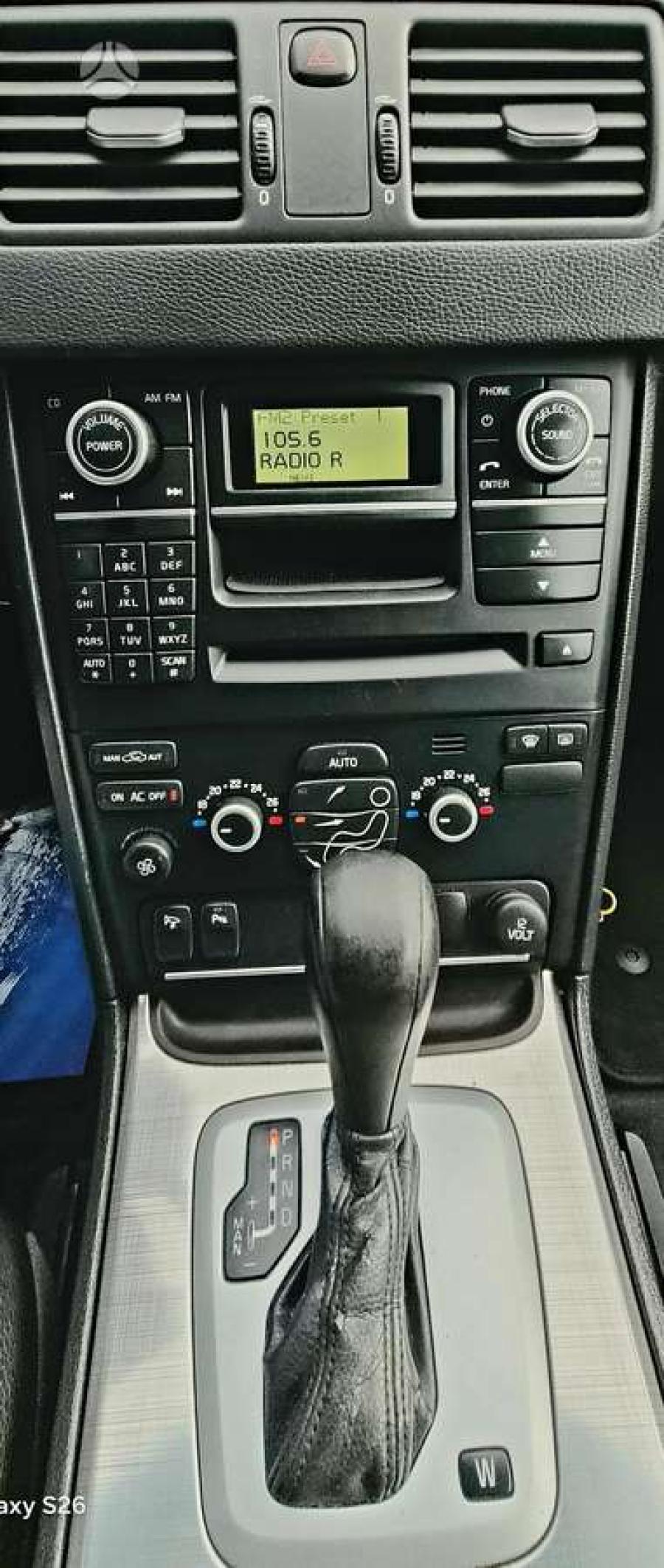 Black Volvo XC90 2010 in Vilnius, with an engine capacity of 2.40 L and mileage of 270 thousand km for 9499 €, photo 19 on AUTOMOTO.COM.LV