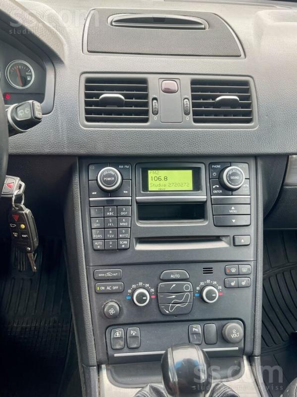 Melns Volvo XC90 2010 Rīga, ar dzinēja tilpumu 2.40 L un nobraukumu 0 tūkst. km par 7900 €, foto 6 vietnē AUTOMOTO.COM.LV