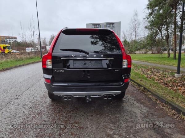 Black Volvo XC90 2011 in Tallinn, with an engine capacity of 2.40 L and mileage of 224 thousand km for 13700 €, photo 11 on AUTOMOTO.COM.LV