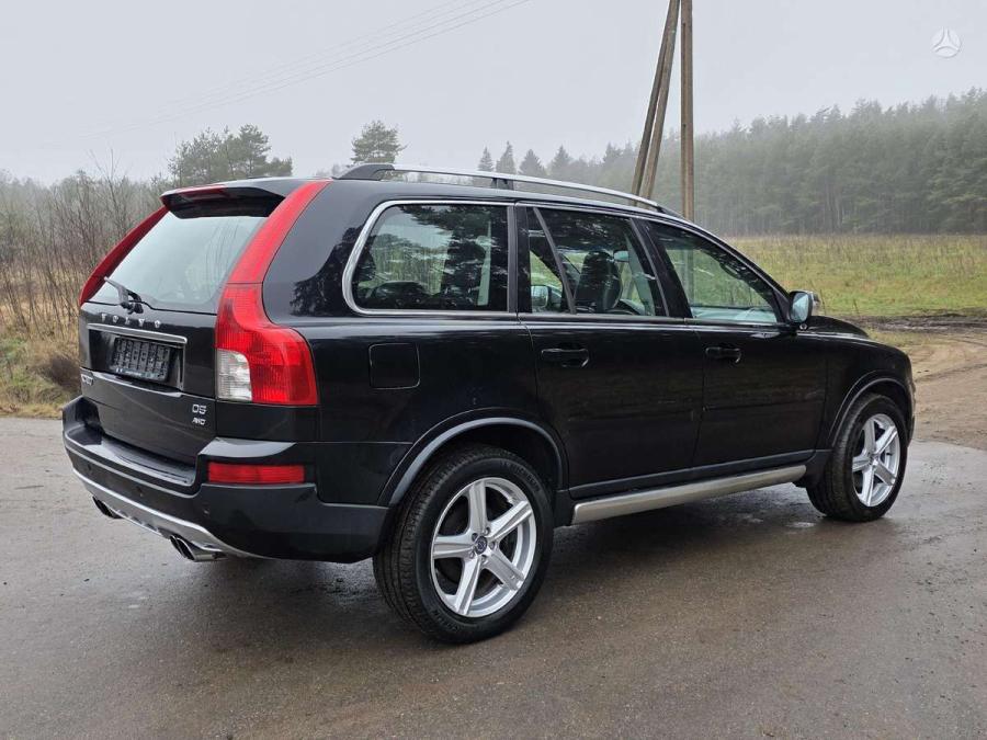 Melns Volvo XC90 2011 Viļņa, ar dzinēja tilpumu 2.40 L un nobraukumu 286 tūkst. km par 10350 €, foto 15 vietnē AUTOMOTO.COM.LV
