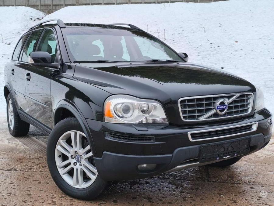 Black Volvo XC90 2011 in Vilnius, with an engine capacity of 2.40 L and mileage of 275 thousand km for 11650 €, photo 1 on AUTOMOTO.COM.LV