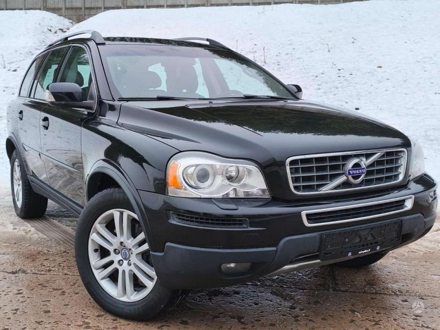 Black Volvo XC90 2011 in Vilnius, with an engine capacity of 2.40 L and mileage of 275 thousand km for 11650 €, photo 1 on AUTOMOTO.COM.LV
