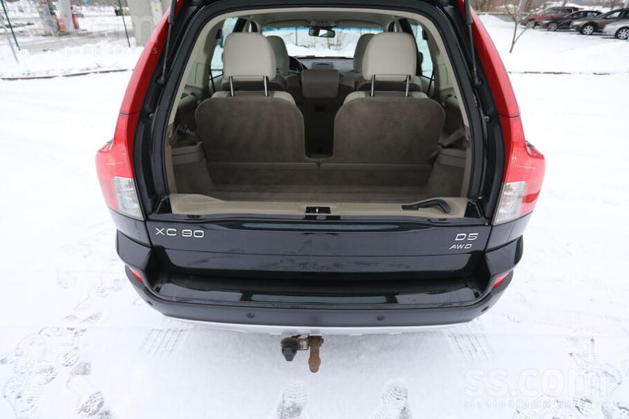 Black Volvo XC90 2011 in Riga, with an engine capacity of 2.40 L and mileage of 0 thousand km for 5990 €, photo 13 on AUTOMOTO.COM.LV