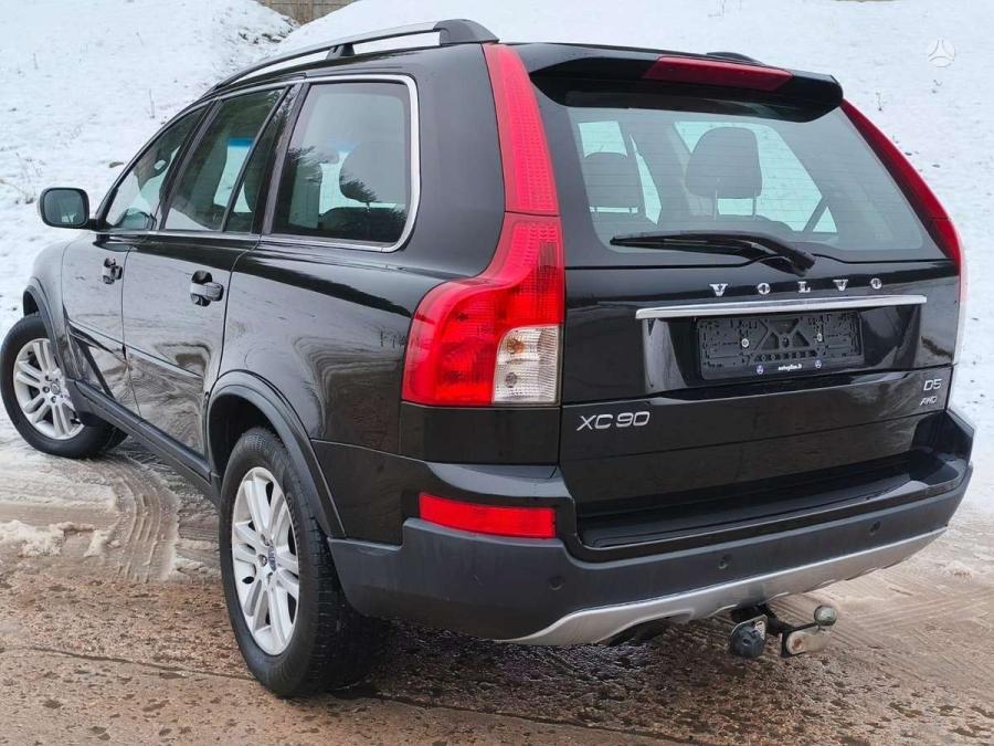 Melns Volvo XC90 2011 Viļņa, ar dzinēja tilpumu 2.40 L un nobraukumu 275 tūkst. km par 11480 €, foto 14 vietnē AUTOMOTO.COM.LV