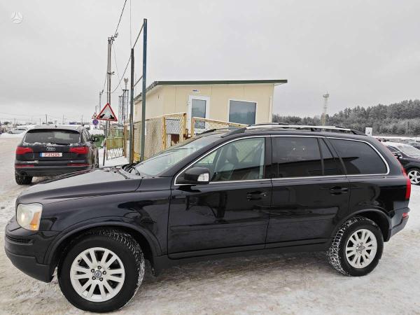 Black Volvo XC90 2011 in Vilnius, with an engine capacity of 2.40 L and mileage of 266 thousand km for 8700 €, photo 6 on AUTOMOTO.COM.LV