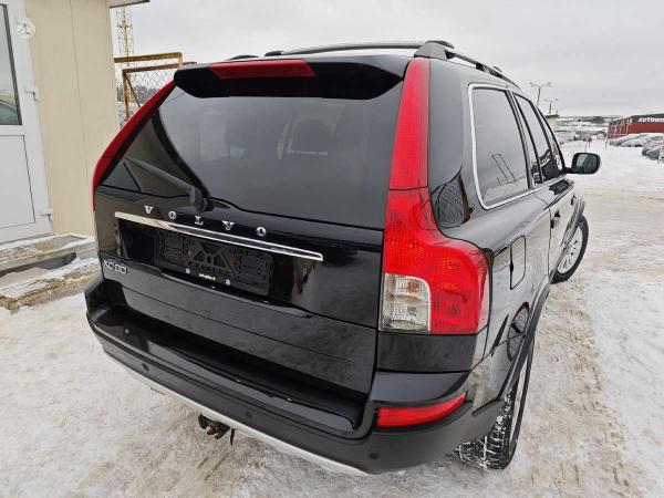 Black Volvo XC90 2011 in Vilnius, with an engine capacity of 2.40 L and mileage of 266 thousand km for 8700 €, photo 9 on AUTOMOTO.COM.LV