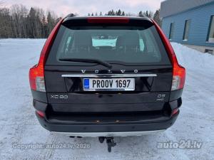 Black Volvo XC90 2011 in Rapla, with an engine capacity of 2.40 L and mileage of 258 thousand km for 10400 €, photo 6 on AUTOMOTO.COM.LV
