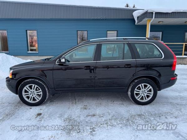 Black Volvo XC90 2011 in Rapla, with an engine capacity of 2.40 L and mileage of 258 thousand km for 10400 €, photo 7 on AUTOMOTO.COM.LV