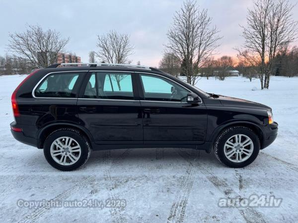 Black Volvo XC90 2011 in Rapla, with an engine capacity of 2.40 L and mileage of 258 thousand km for 10400 €, photo 8 on AUTOMOTO.COM.LV