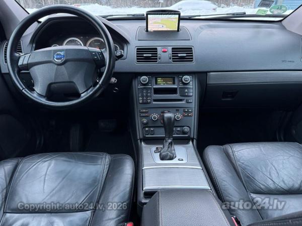 Melns Volvo XC90 2011 Rapla, ar dzinēja tilpumu 2.40 L un nobraukumu 258 tūkst. km par 10400 €, foto 11 vietnē AUTOMOTO.COM.LV