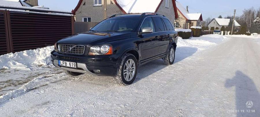 Melns Volvo XC90 2011 Raseiniai, ar dzinēja tilpumu 3.20 L un nobraukumu 180 tūkst. km par 7199 €, foto 1 vietnē AUTOMOTO.COM.LV