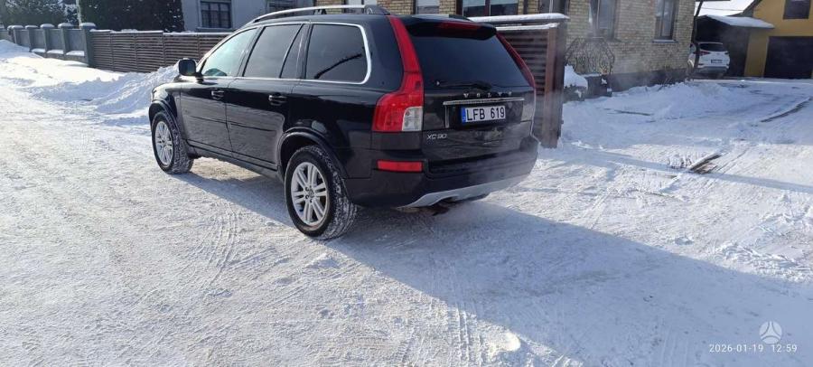Melns Volvo XC90 2011 Raseiniai, ar dzinēja tilpumu 3.20 L un nobraukumu 180 tūkst. km par 7199 €, foto 4 vietnē AUTOMOTO.COM.LV
