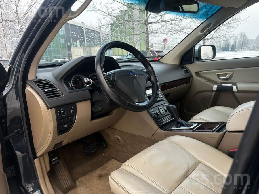 Melns Volvo XC90 2011 Jelgava, ar dzinēja tilpumu 2.40 L un nobraukumu 0 tūkst. km par 11800 €, foto 8 vietnē AUTOMOTO.COM.LV