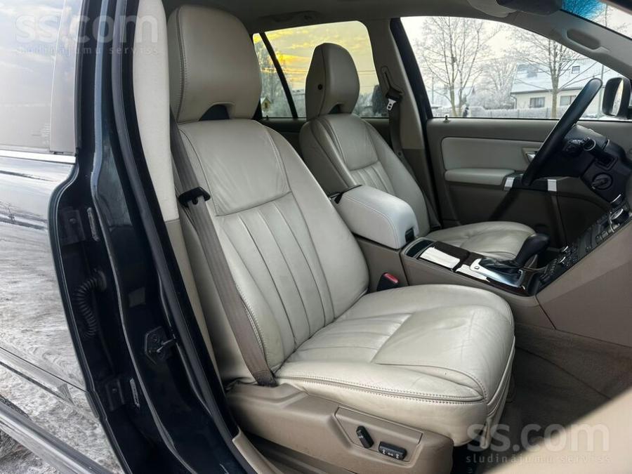 Melns Volvo XC90 2011 Jelgava, ar dzinēja tilpumu 2.40 L un nobraukumu 0 tūkst. km par 11800 €, foto 11 vietnē AUTOMOTO.COM.LV