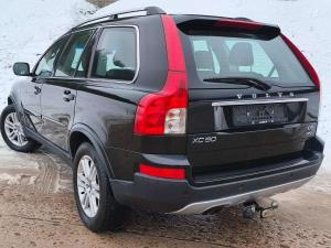Black Volvo XC90 2011 in Vilnius, with an engine capacity of 2.40 L and mileage of 275 thousand km for 11780 €, photo 10 on AUTOMOTO.COM.LV