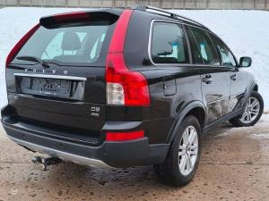 Black Volvo XC90 2011 in Vilnius, with an engine capacity of 2.40 L and mileage of 275 thousand km for 11780 €, photo 11 on AUTOMOTO.COM.LV