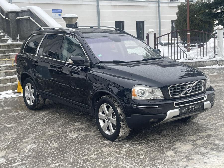 Black Volvo XC90 2011 in Vilnius, with an engine capacity of 2.40 L and mileage of 288 thousand km for 8950 €, photo 2 on AUTOMOTO.COM.LV