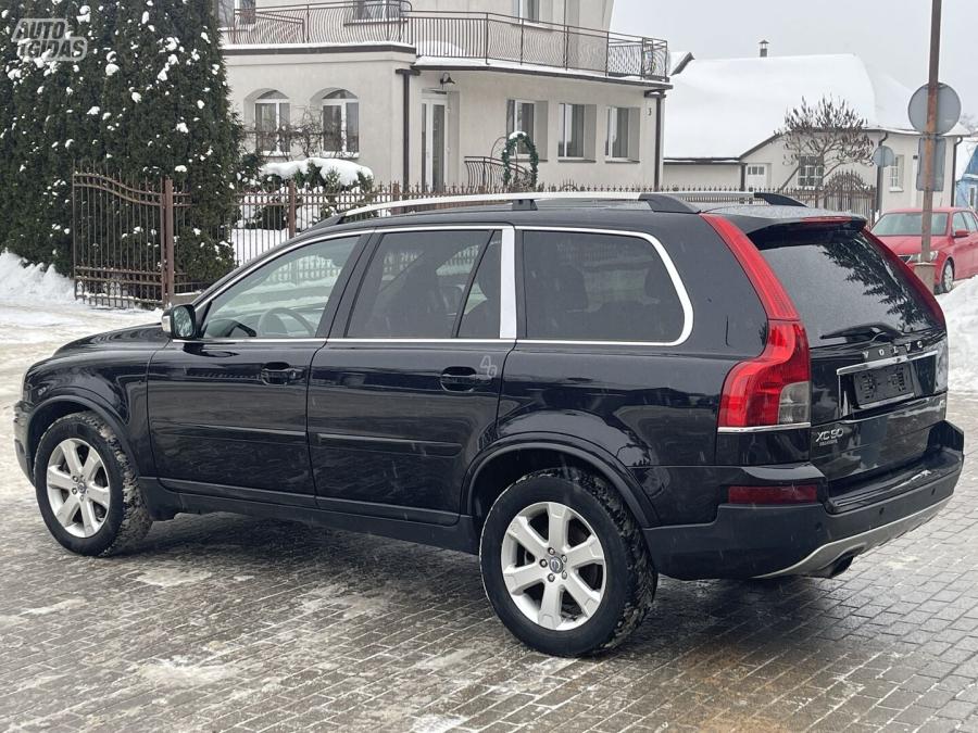 Black Volvo XC90 2011 in Vilnius, with an engine capacity of 2.40 L and mileage of 288 thousand km for 8950 €, photo 3 on AUTOMOTO.COM.LV