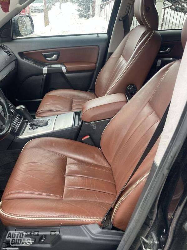 Melns Volvo XC90 2011 Viļņa, ar dzinēja tilpumu 2.40 L un nobraukumu 288 tūkst. km par 8950 €, foto 7 vietnē AUTOMOTO.COM.LV