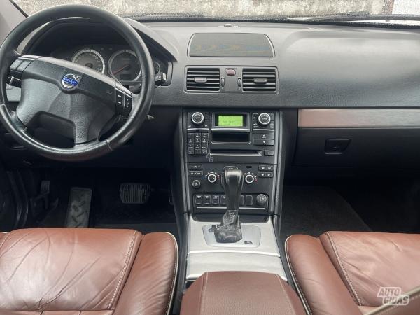 Melns Volvo XC90 2011 Viļņa, ar dzinēja tilpumu 2.40 L un nobraukumu 288 tūkst. km par 8950 €, foto 9 vietnē AUTOMOTO.COM.LV