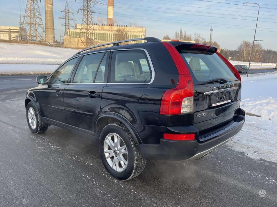 Melns Volvo XC90 2011 Kauņa, ar dzinēja tilpumu 2.40 L un nobraukumu 327 tūkst. km par 7350 €, foto 13 vietnē AUTOMOTO.COM.LV