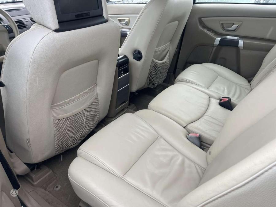 Melns Volvo XC90 2011 Kauņa, ar dzinēja tilpumu 2.40 L un nobraukumu 327 tūkst. km par 7350 €, foto 24 vietnē AUTOMOTO.COM.LV