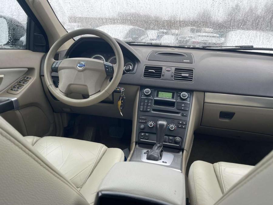 Melns Volvo XC90 2011 Kauņa, ar dzinēja tilpumu 2.40 L un nobraukumu 327 tūkst. km par 7350 €, foto 25 vietnē AUTOMOTO.COM.LV