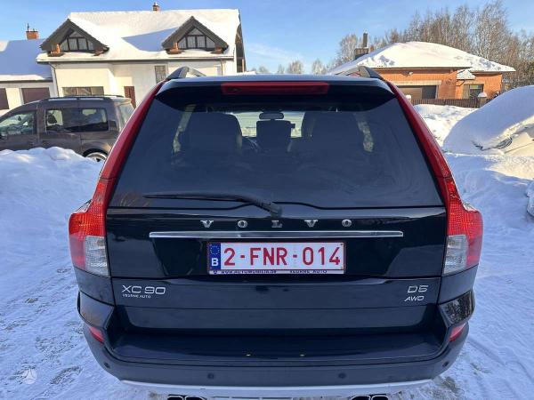 Black Volvo XC90 2011 in Siauliai, with an engine capacity of 2.40 L and mileage of 258 thousand km for 10500 €, photo 9 on AUTOMOTO.COM.LV