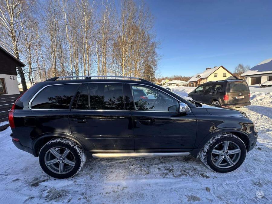Melns Volvo XC90 2011 Šauļi, ar dzinēja tilpumu 2.40 L un nobraukumu 258 tūkst. km par 10500 €, foto 12 vietnē AUTOMOTO.COM.LV