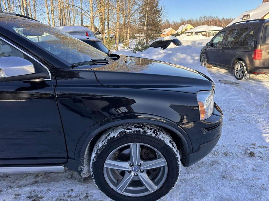 Melns Volvo XC90 2011 Šauļi, ar dzinēja tilpumu 2.40 L un nobraukumu 258 tūkst. km par 10500 €, foto 13 vietnē AUTOMOTO.COM.LV