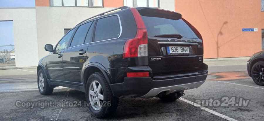 Melns Volvo XC90 2011 Tallina, ar dzinēja tilpumu 2.40 L un nobraukumu 234 tūkst. km par 9700 €, foto 8 vietnē AUTOMOTO.COM.LV