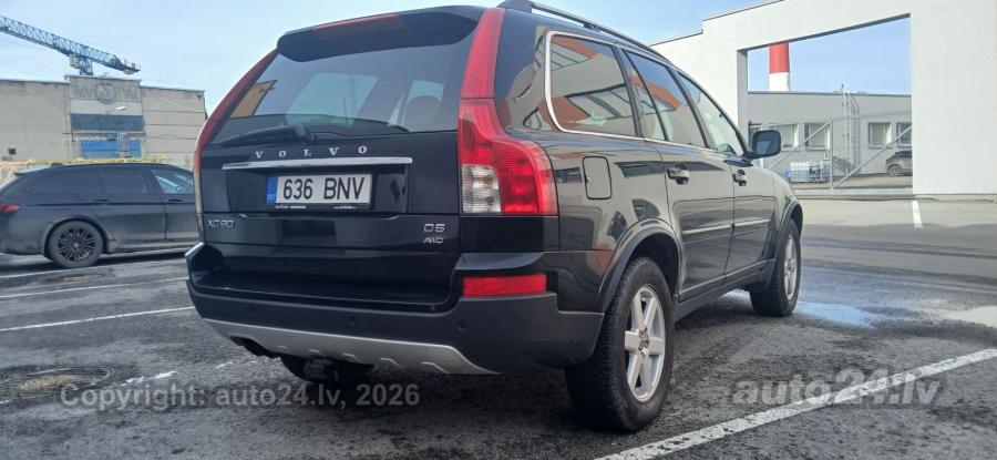 Melns Volvo XC90 2011 Tallina, ar dzinēja tilpumu 2.40 L un nobraukumu 234 tūkst. km par 9700 €, foto 10 vietnē AUTOMOTO.COM.LV