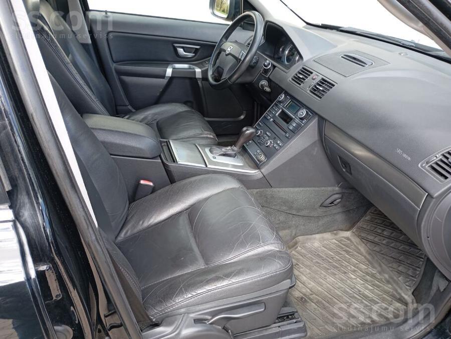 Melns Volvo XC90 2011 Bauska, ar dzinēja tilpumu 2.40 L un nobraukumu 259 tūkst. km par 8990 €, foto 7 vietnē AUTOMOTO.COM.LV