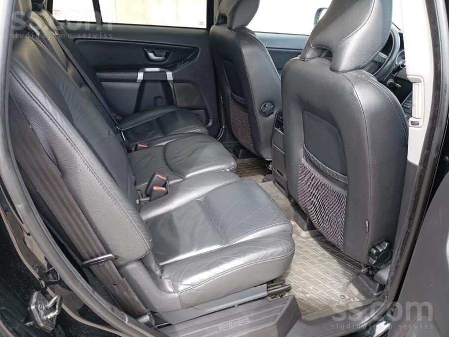 Melns Volvo XC90 2011 Bauska, ar dzinēja tilpumu 2.40 L un nobraukumu 259 tūkst. km par 8990 €, foto 9 vietnē AUTOMOTO.COM.LV