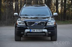Black Volvo XC90 2011 in Riga, with an engine capacity of 2.40 L and mileage of 285 thousand km for 10990 €, photo 3 on AUTOMOTO.COM.LV