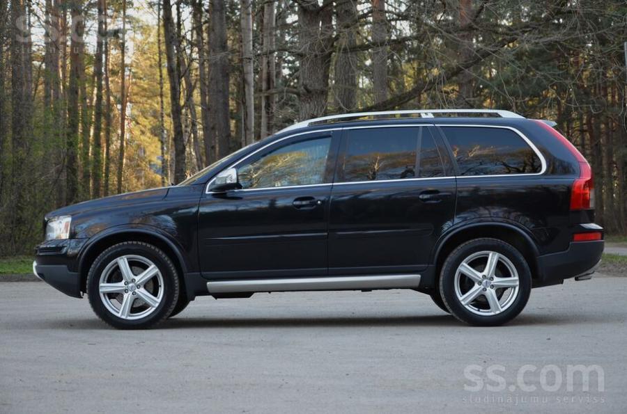 Black Volvo XC90 2011 in Riga, with an engine capacity of 2.40 L and mileage of 285 thousand km for 10990 €, photo 6 on AUTOMOTO.COM.LV
