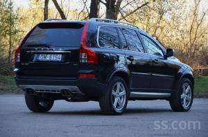 Black Volvo XC90 2011 in Riga, with an engine capacity of 2.40 L and mileage of 285 thousand km for 10990 €, photo 8 on AUTOMOTO.COM.LV