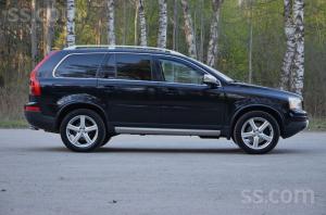 Black Volvo XC90 2011 in Riga, with an engine capacity of 2.40 L and mileage of 285 thousand km for 10990 €, photo 9 on AUTOMOTO.COM.LV