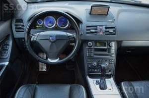 Black Volvo XC90 2011 in Riga, with an engine capacity of 2.40 L and mileage of 285 thousand km for 10990 €, photo 13 on AUTOMOTO.COM.LV