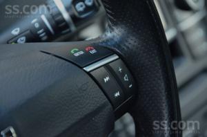 Black Volvo XC90 2011 in Riga, with an engine capacity of 2.40 L and mileage of 285 thousand km for 10990 €, photo 17 on AUTOMOTO.COM.LV