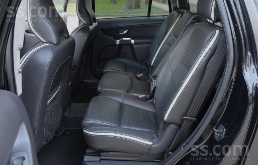 Black Volvo XC90 2011 in Riga, with an engine capacity of 2.40 L and mileage of 285 thousand km for 10990 €, photo 24 on AUTOMOTO.COM.LV