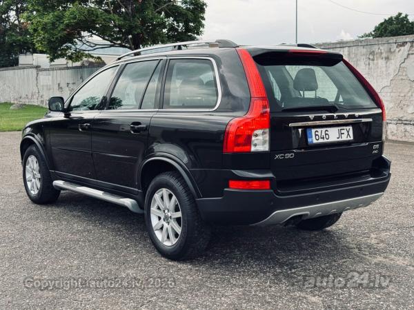 Black Volvo XC90 2011 in Tallinn, with an engine capacity of 2.40 L and mileage of 153 thousand km for 10990 €, photo 4 on AUTOMOTO.COM.LV