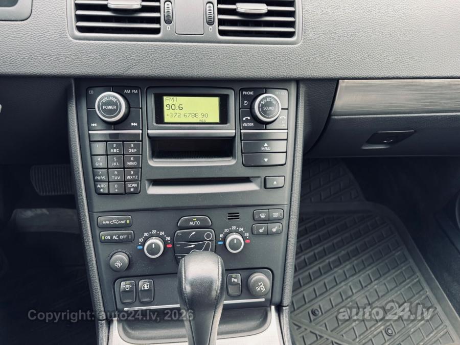 Melns Volvo XC90 2011 Tallina, ar dzinēja tilpumu 2.40 L un nobraukumu 153 tūkst. km par 10990 €, foto 15 vietnē AUTOMOTO.COM.LV