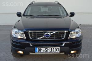 Black Volvo XC90 2011 in Riga, with an engine capacity of 2.40 L and mileage of 288 thousand km for 9390 €, photo 3 on AUTOMOTO.COM.LV