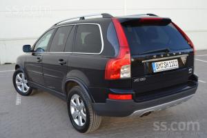 Black Volvo XC90 2011 in Riga, with an engine capacity of 2.40 L and mileage of 288 thousand km for 9390 €, photo 5 on AUTOMOTO.COM.LV