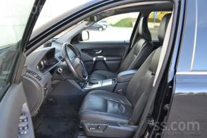 Black Volvo XC90 2011 in Riga, with an engine capacity of 2.40 L and mileage of 288 thousand km for 9390 €, photo 8 on AUTOMOTO.COM.LV
