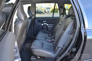 Black Volvo XC90 2011 in Riga, with an engine capacity of 2.40 L and mileage of 288 thousand km for 9390 €, photo 12 on AUTOMOTO.COM.LV