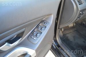 Black Volvo XC90 2011 in Riga, with an engine capacity of 2.40 L and mileage of 288 thousand km for 9390 €, photo 16 on AUTOMOTO.COM.LV